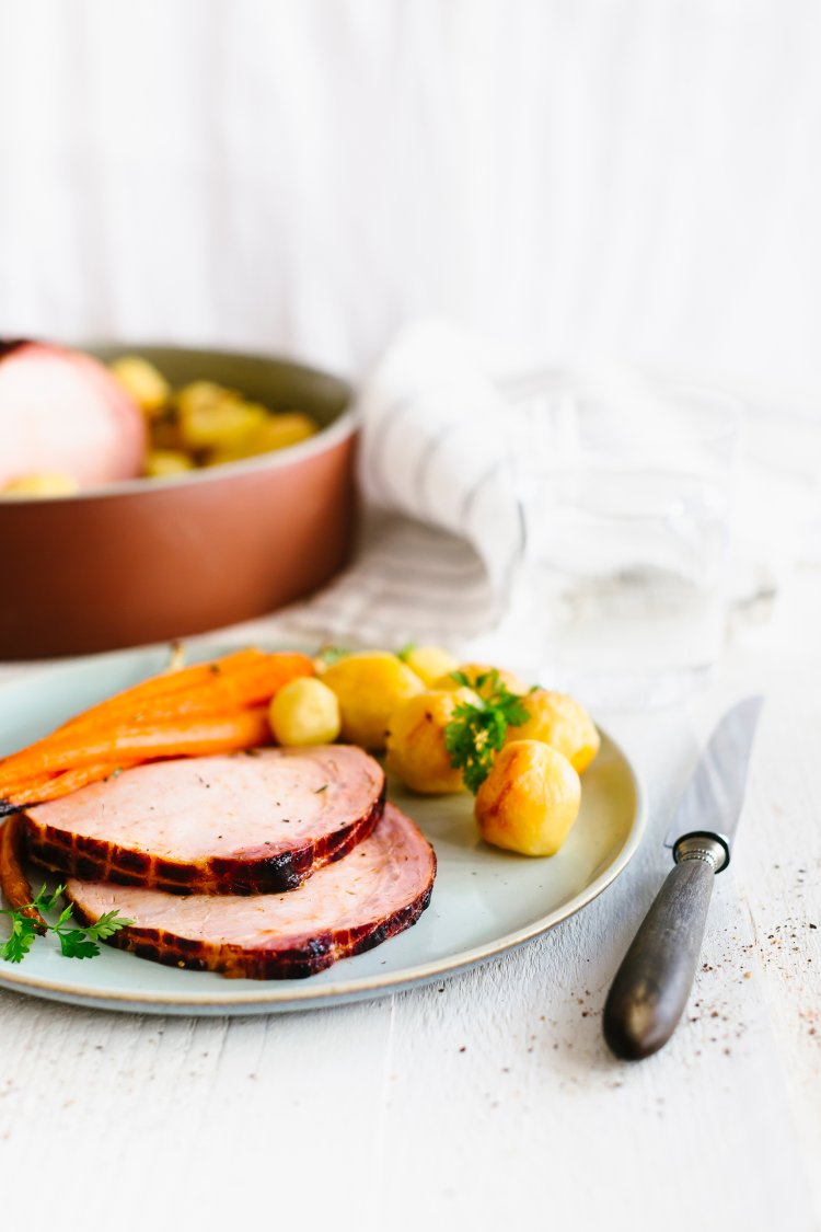 Recept "Ardeens gebraad met geroosterde worteltjes en krieltjes" | njam!