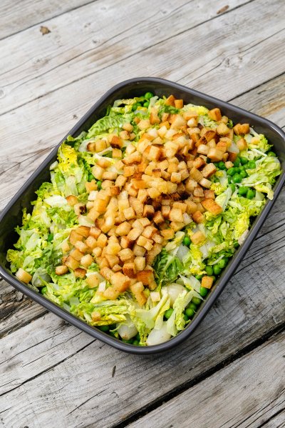 Recept "Erwtjes met gestoofde zilveruitjes en broodcroutons" | njam!